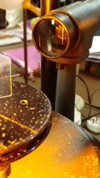 ප්‍රිස්මයක් භාවිතයෙන් ජලයේ වර්තනාංකය සේවිම Youtube