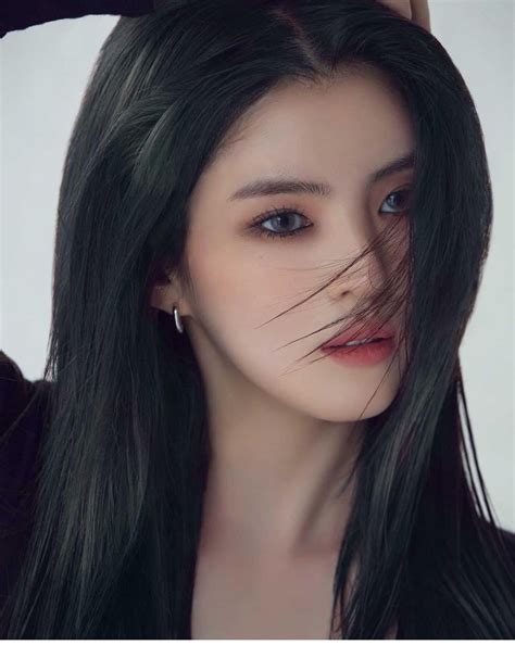 리얼뷰티꿀팁 한소희 로레알 파리 화보 ㅠ 중단발은 유나비 긴머리는 여다경 그 자체ㅠ 존예