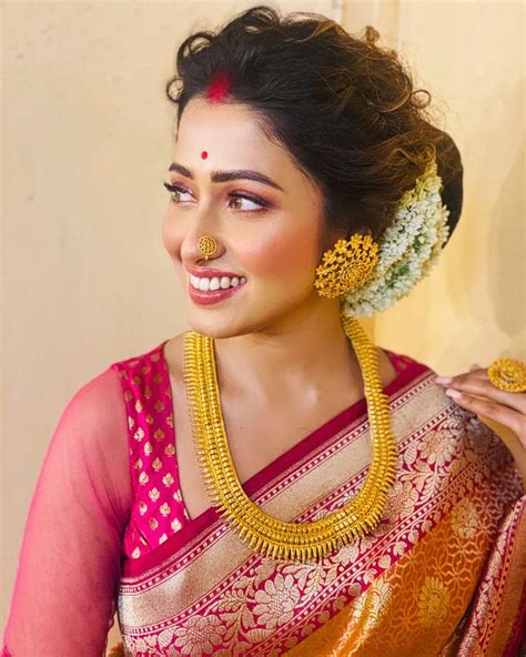 যুবনেতার সঙ্গে বিয়ের পিঁড়িতে ছোটপর্দার জনপ্রিয় অভিনেত্রী সুদীপ্তা