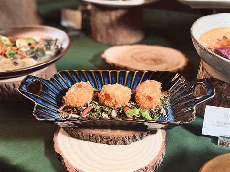 Vogue吃什麼／曼谷米其林一星餐廳「khao」客座台北喜來登，曼谷必吃小吃「蟹肉烘蛋」、米其林評審員最愛「鯖魚蟹膏塔」11道經典菜色演繹正宗