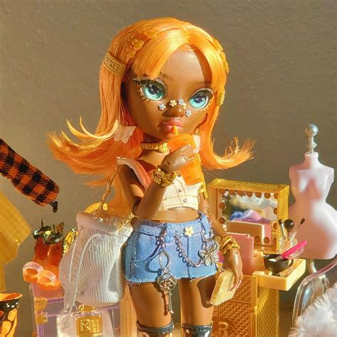 🍊cutie🧡 R Rainbowhighbased