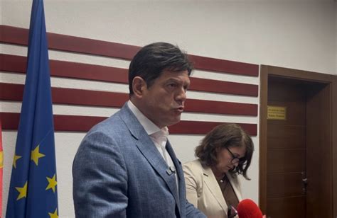 Рокас Идентитетот и јазикот не се дел од преговарачката рамка нивната најдобра одбрана е