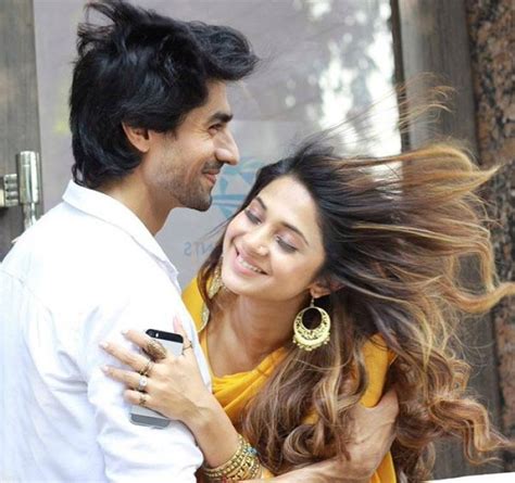 Bepannah Aditya And Zoya S Romantic Moments Iwmbuzz