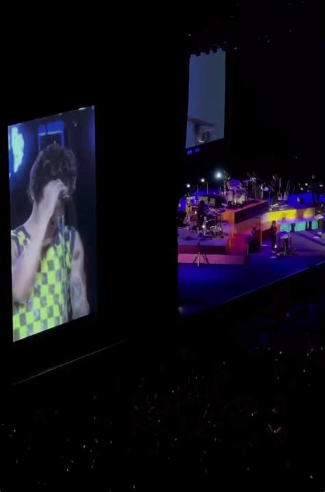 Harry Styles Brasil Fan Account On Twitter Os F S Est O Cantando Muitooooo