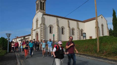 Une Pause Gourmande Au Point Culminant Du Poitou