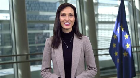 Video Mansoureh Mousavi Phd Mba On Linkedin Womeninscienceday