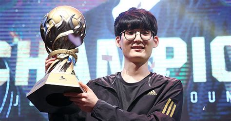 피파온라인3 챔피언십 결승 정재영 외국 대회 전용 선수 이미지 탈피했다
