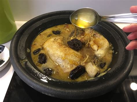 Recette Tajine de poulet aux pruneaux et aux amandes Aux Délices de Lucie