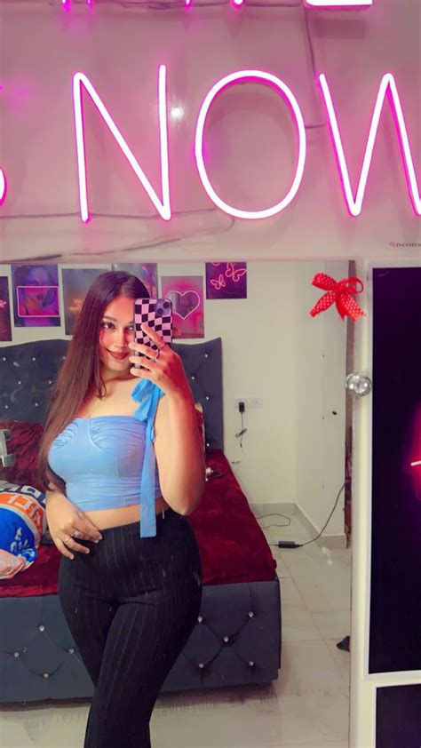 Tannushreeeeeeeee🌙 The Heart Wants What It Wants👀💓 Instagram