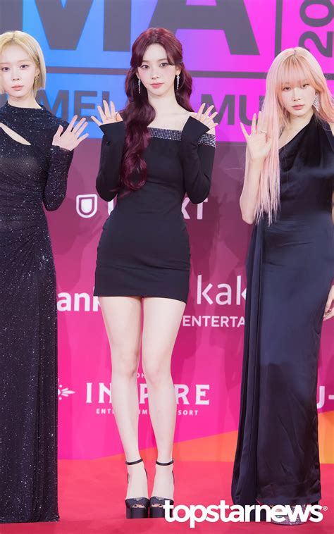 에스파 카리나 ‘블랙 원피스로 완성한 퀸갓 비주얼 2024 멜론뮤직어워드 레드카펫 Hd포토