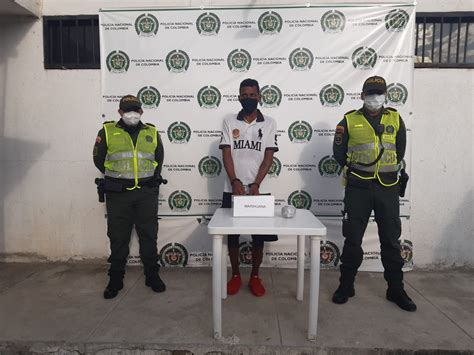 Lo Cogieron Cuanto Intentaba Meter Marihuana A La Cárcel De Santa Marta