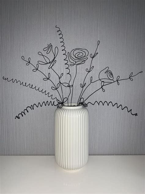 Pin By Michele Sartin On Wired Wire Crafts Wire Wall Art Wire Flowers