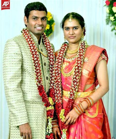 8 Hot Sexy Humpy Koneru Bikini Pics