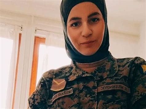 Zbog Zabrane Hidžaba Emela Mujanović Napušta Oružane Snage Bih