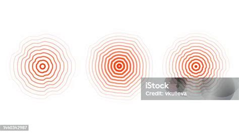 빨간색 동심원 잔물결 원이 설정됩니다 소나 또는 음파 왜곡 링 수집 진원지 표적 레이더 아이콘 개념 방사형 신호 또는 진동 요소 벡터 흔듦에 대한 스톡 벡터 아트 및 기타