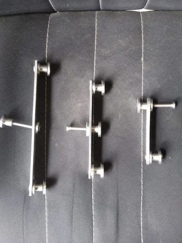 Silver Ss Glass Patti Thickness 5 Mm Material Grade Ss304 At Best
