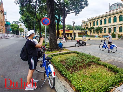 Cuối tuần thú vị khi thuê xe đạp công cộng dạo quanh trung tâm Sài Gòn