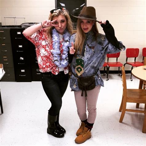 Tacky Tourist Day School Events School Themes School Fun Homecoming
