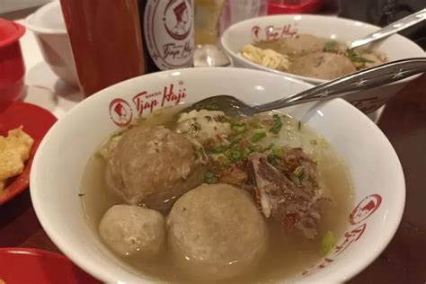 Bocoran Kuliner Bakso Enak Di Bandung Bakso Tjap Haji Dengan Kuah