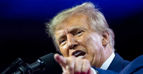 Большое жюри Нью Йорка одобрило уголовные обвинения Дональду Трампу