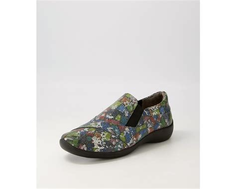 Java Xf Vivid Mosaic Leather Flat Shoes By Ziera Shop Online At