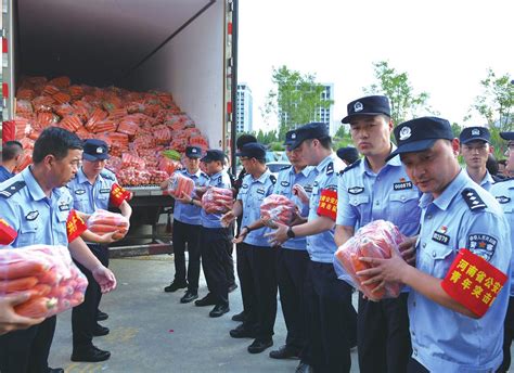 河南法制报 2021 07 26 防汛救灾进行时之要闻 16吨爱心蔬菜送受灾群众