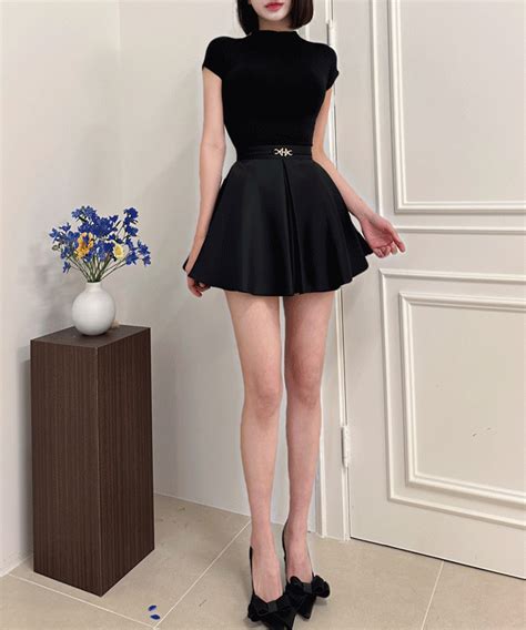 [🤍세트상품구매할인🤍]헤이즐 새틴 포인트 A라인 플레어 미니스커트 에이블리