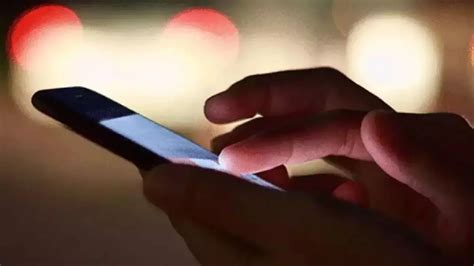 Pune Crime पुण्यात तरुणाला नग्न नाचवून व्हिडिओ केला व्हायरल कपडे