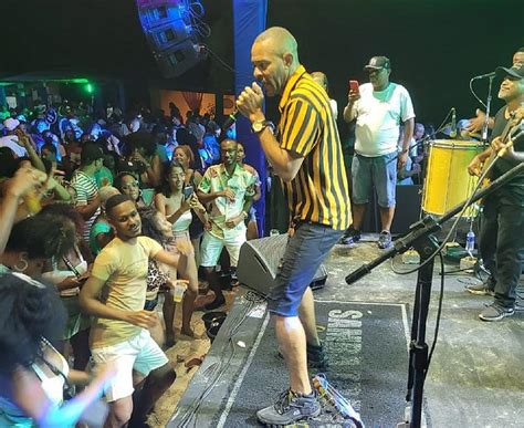 BANDAS PSIRICO E SAMBA TRATOR SE ENVOLVEM EM BRIGA GENERALIZADA NA