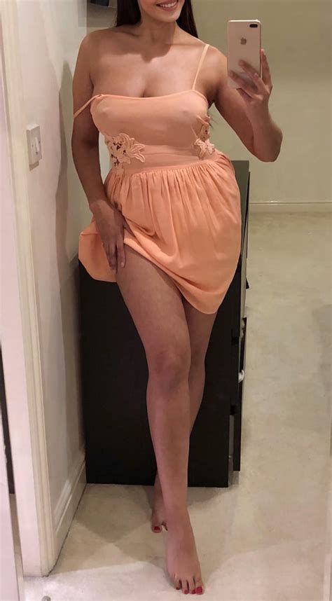 Touch me using your eyes… : r/BrownHotties