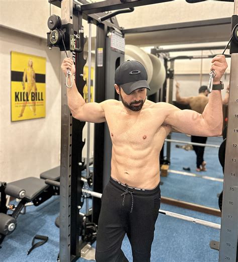 Emraan Hashmi Abs