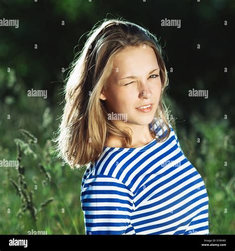 Shiny Teen Fotos Und Bildmaterial In Hoher Auflösung Seite 2 Alamy