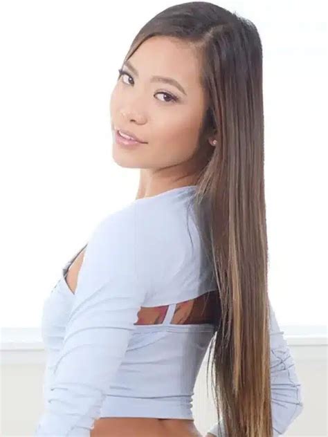 Vina Sky Wiki & Bio, Age, Height, Weight, Net Worth