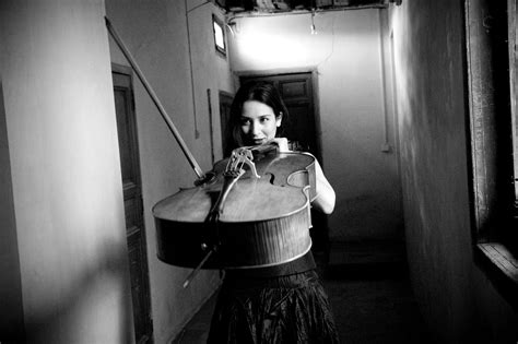 MAÑANA LA VIOLONCHELISTA IRIS AZQUINEZER OFRECE EL PRIMER CONCIERTO DEL