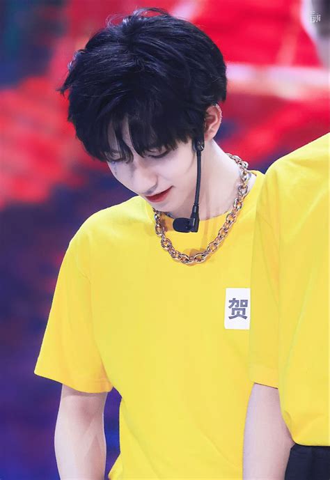 Ghim của ROSY dn trên TNT He JunLin Hình ảnh