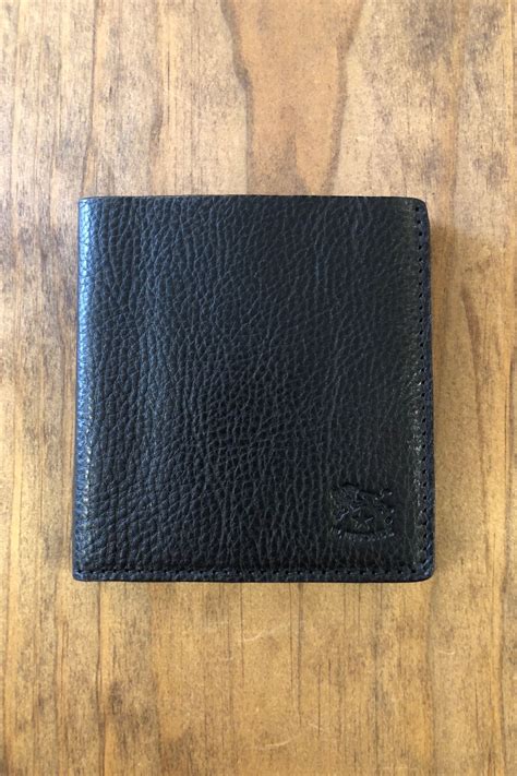 Classic Bifold Wallet Shopperboard