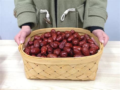 提棗過年價格不到往年三分之一皮薄核小肉厚正宗新疆阿克蘇駿棗 每日頭條