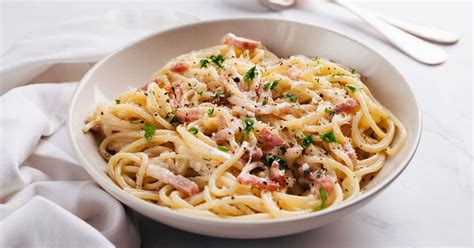 How To Cook Carbonara In 10 Minutes With Jamie Olivers ‘easy Five Ingredient Recipe