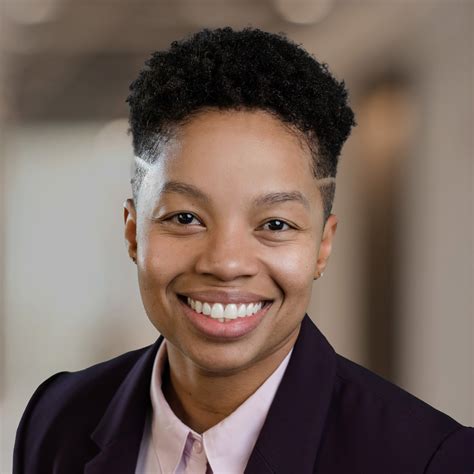 Zanielle Grinnell Financial Advisor In Chicago Il 60606 Merrill