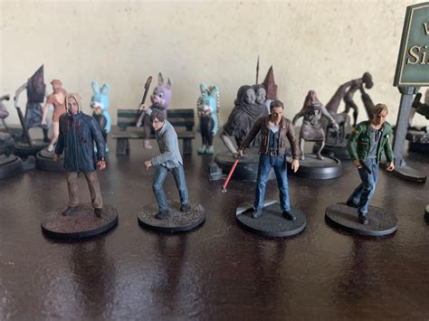 Figurines of some of the main characters : r/silenthill