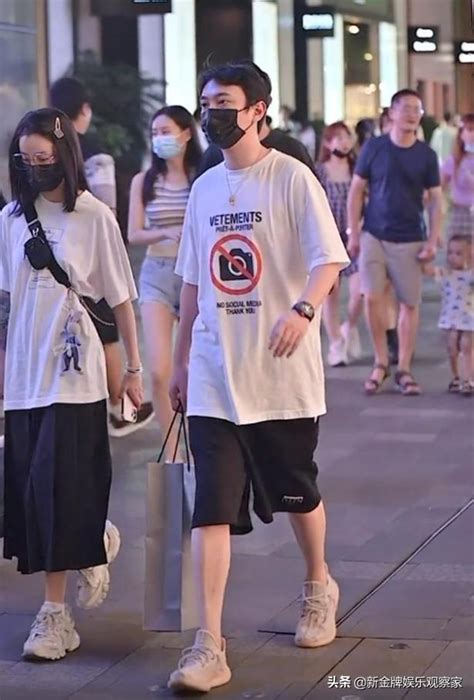 先是熊貓直播，現在又是香蕉計劃，王思聰水逆就怪網紅女友太多？ 每日頭條
