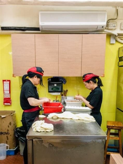 Cheung Hing Kee Shanghai Pan Fried Buns In Hong Kong The Travel Mentor