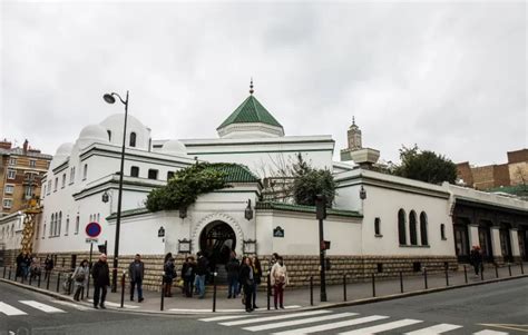 Le Recteur De La Mosquée De Paris Suscite La Colère En Algérie Des