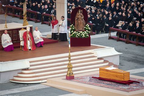 Pope Francis Simplifies Papal Funeral Rites