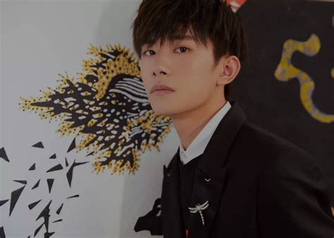 易烊千玺生日会舞台涉及“风水论”？总导演辟谣：舞台是“火”，是约定！ 搜狐大视野 搜狐新闻