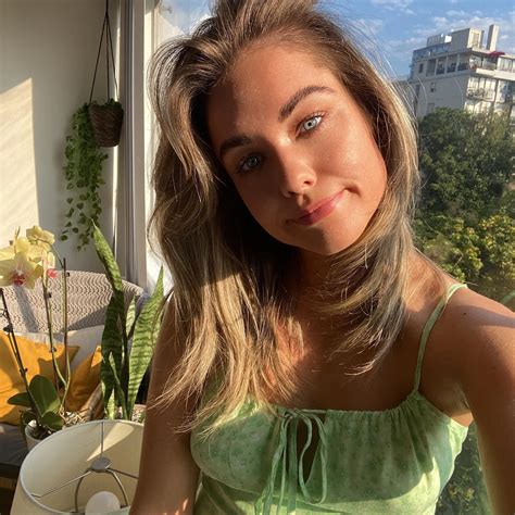 Stephanie Bennett Biography Height Life Story Super Stars Bio
