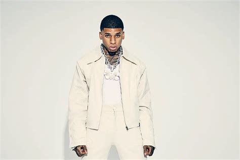 Nle Choppa Makes Surprise Santa Visit To 12 Year Old Fan In Hospital