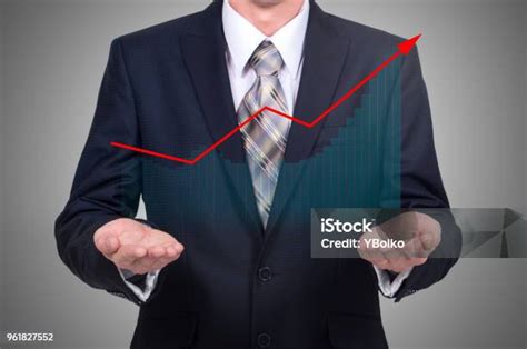 비즈니스 개념 회사의 성장과 증가 통계 성공적인 지도자입니다 가리키기에 대한 스톡 사진 및 기타 이미지 가리키기 경영자 그래프 Istock