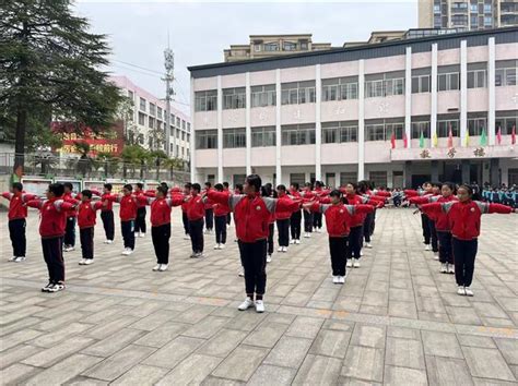 怀宁县月山镇中心学校举行黄梅戏校园课间操比赛中国网