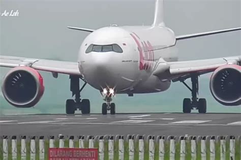 Dahsyatnya Semburan Mesin Pesawat Lion Air Airbus A330 900neo Penjual